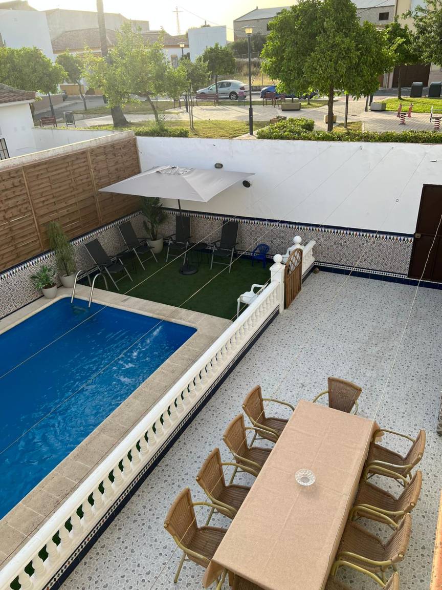 300 M² House ∙ 6 Bedrooms ∙ 14 Guests - La Carlota