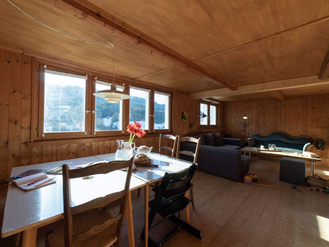 180 M² Ferienhaus ∙ 4 Schlafzimmer ∙ 8 Gäste - Sevelen