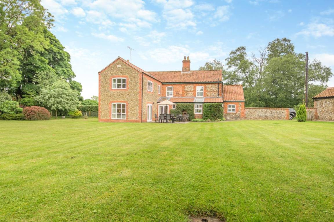 Cottage ∙ 5 Bedrooms ∙ 9 Guests - Dereham