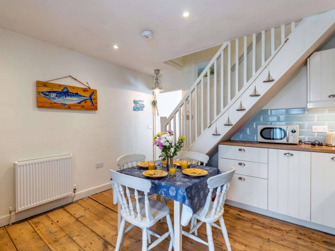 Cottage ∙ 2 Bedrooms ∙ 4 Guests - Fareham