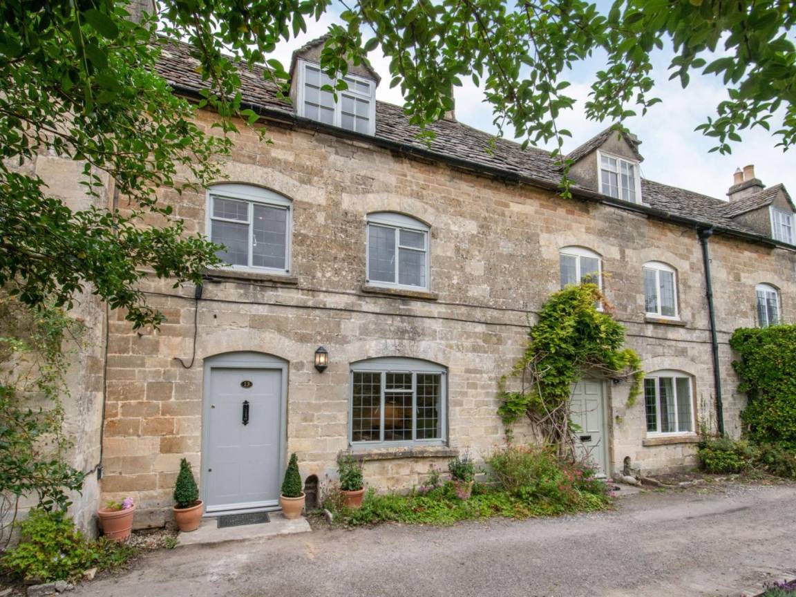 Mökki ∙ 3 Makuuhuonetta ∙ 4 Vierasta - Nailsworth