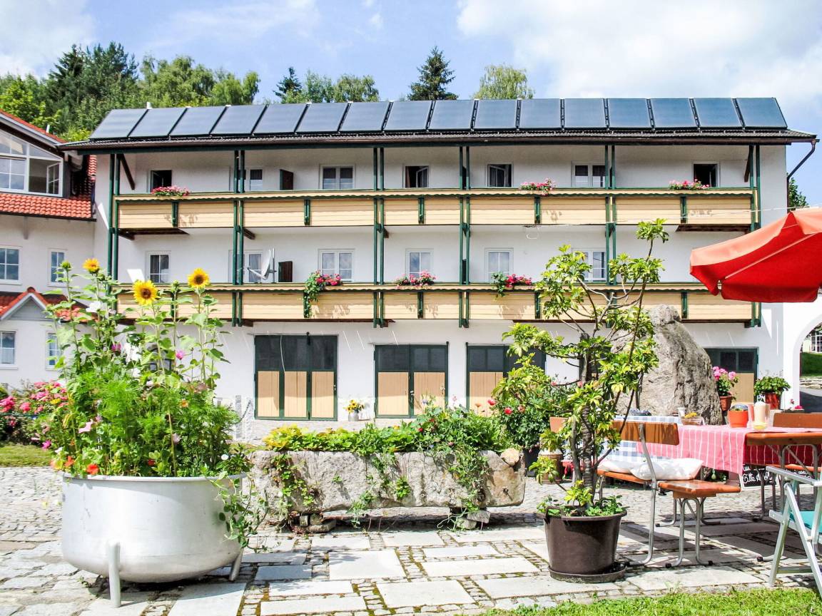 250 M² House ∙ 7 Bedrooms ∙ 17 Guests - Cham
