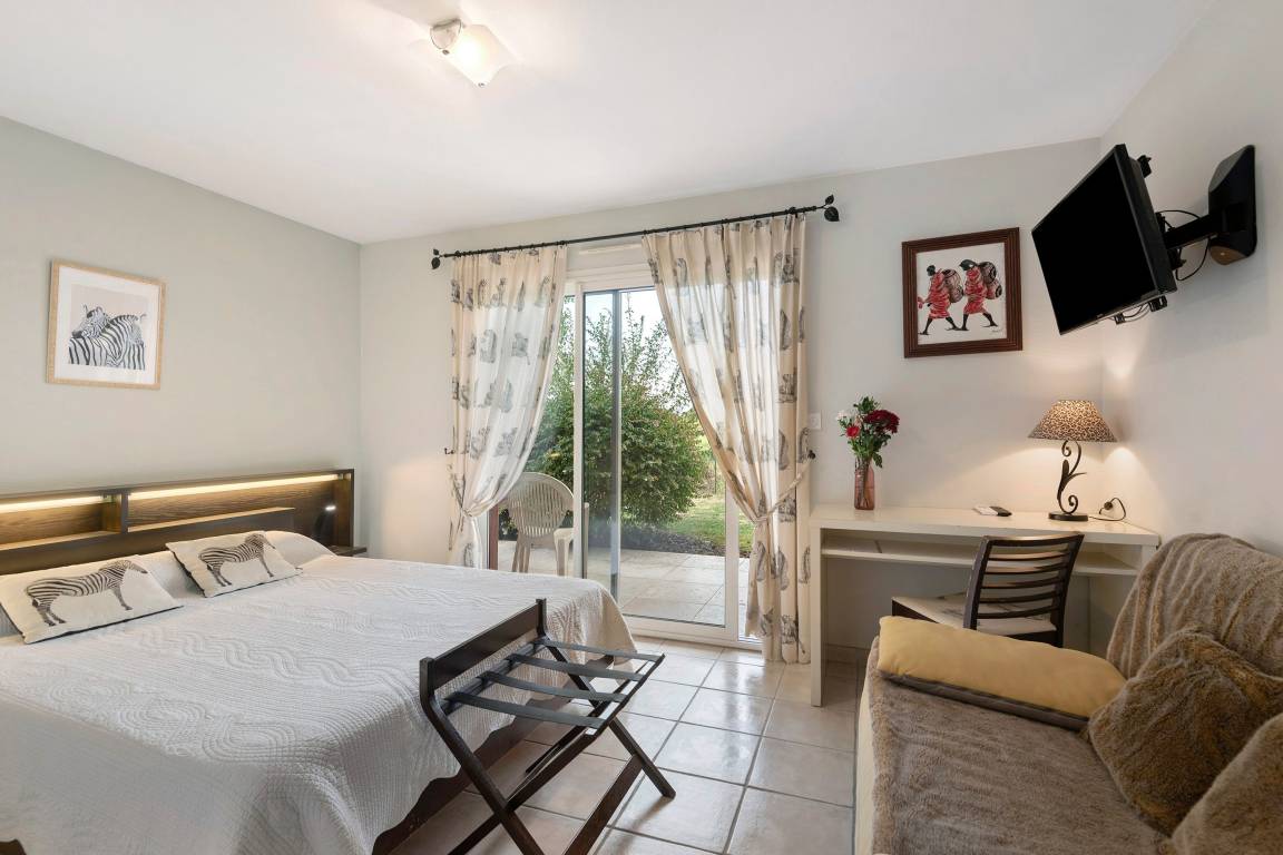 22 M² Chambre D'hôtes ∙ 1 Chambre ∙ 2 Personnes - Brive-la-Gaillarde
