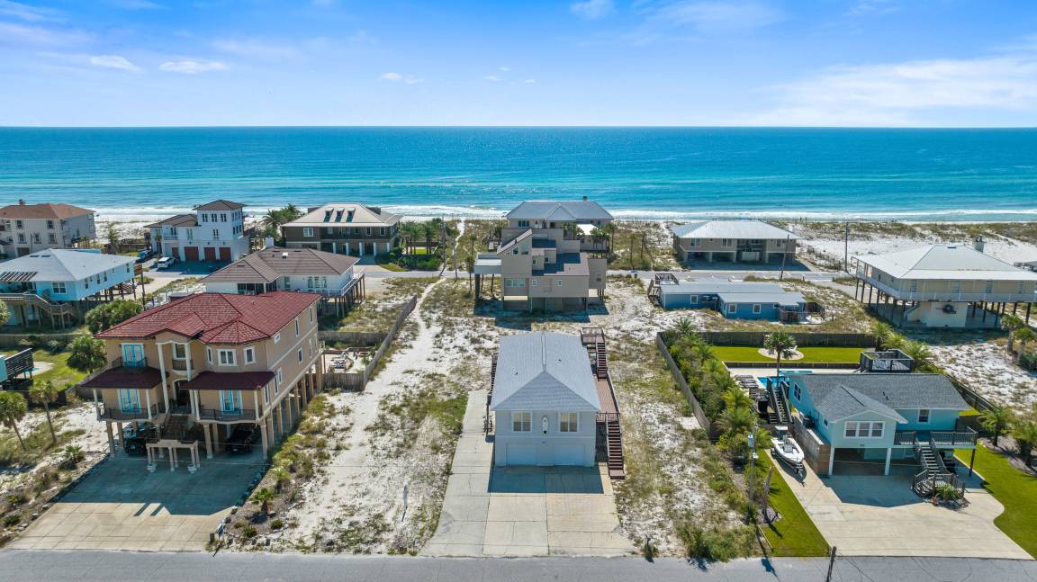 House ∙ 3 Bedrooms ∙ 10 Guests - Pensacola Beach, FL