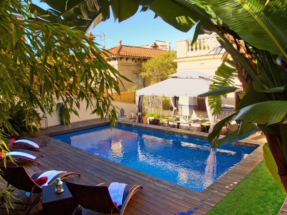 550 M² Villa ∙ 8 Habitaciones ∙ 16 Huéspedes - Barcelona