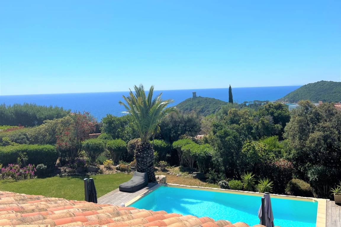 160 M² Villa ∙ 4 Chambres ∙ 8 Personnes - Corse