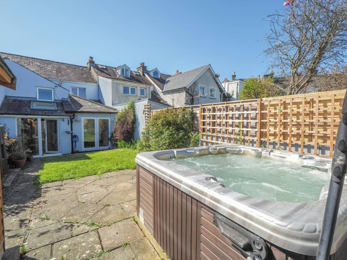 34 M² Cottage ∙ 3 Bedrooms ∙ 6 Guests - New Quay