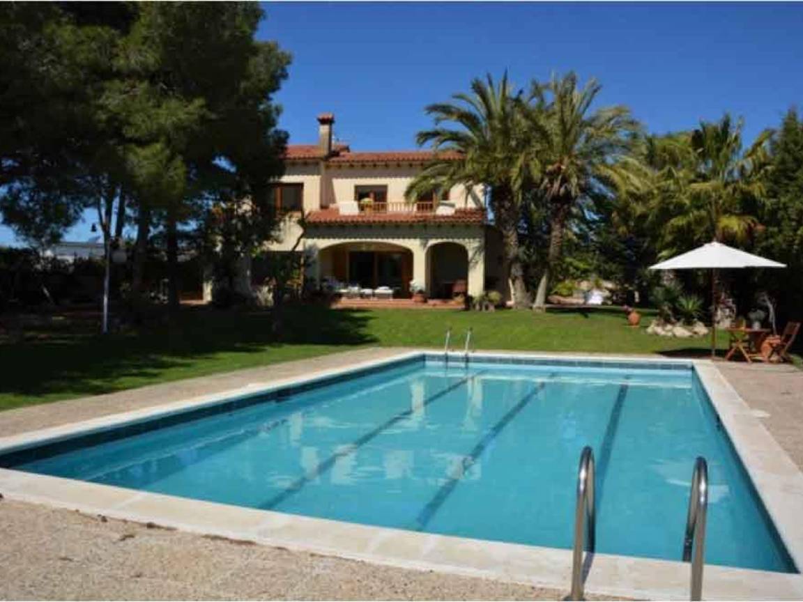 280 M² Villa ∙ 5 Habitaciones ∙ 12 Huéspedes - Sitges
