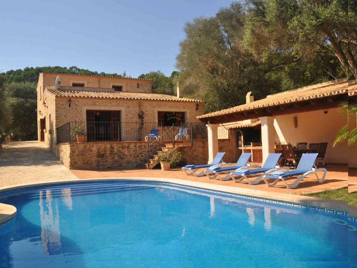 300 M² Cottage ∙ 4 Bedrooms ∙ 8 Guests - Petra