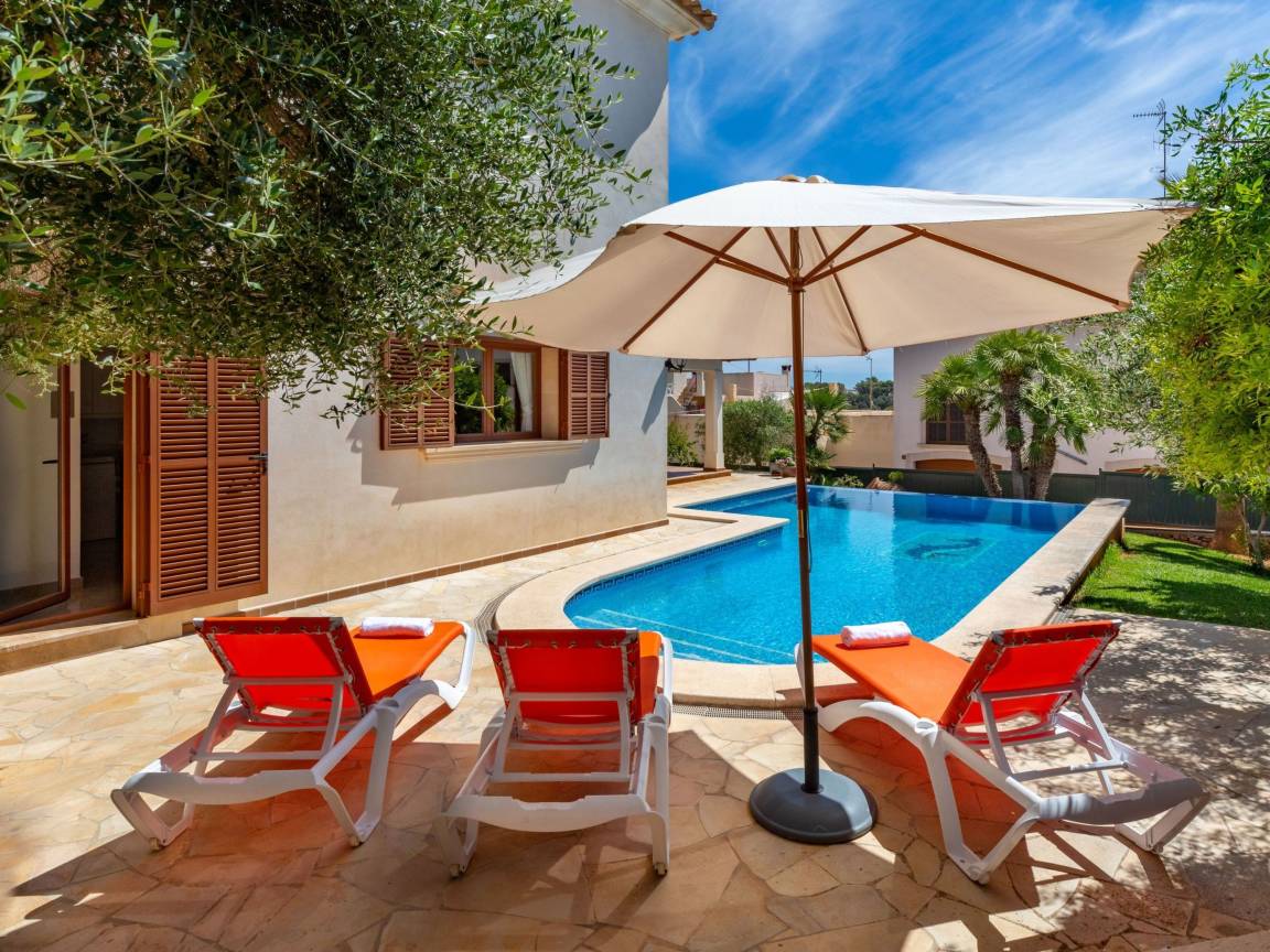 270 M² Ferienwohnung ∙ 1 Schlafzimmer ∙ 6 Gäste - Cala Llombards