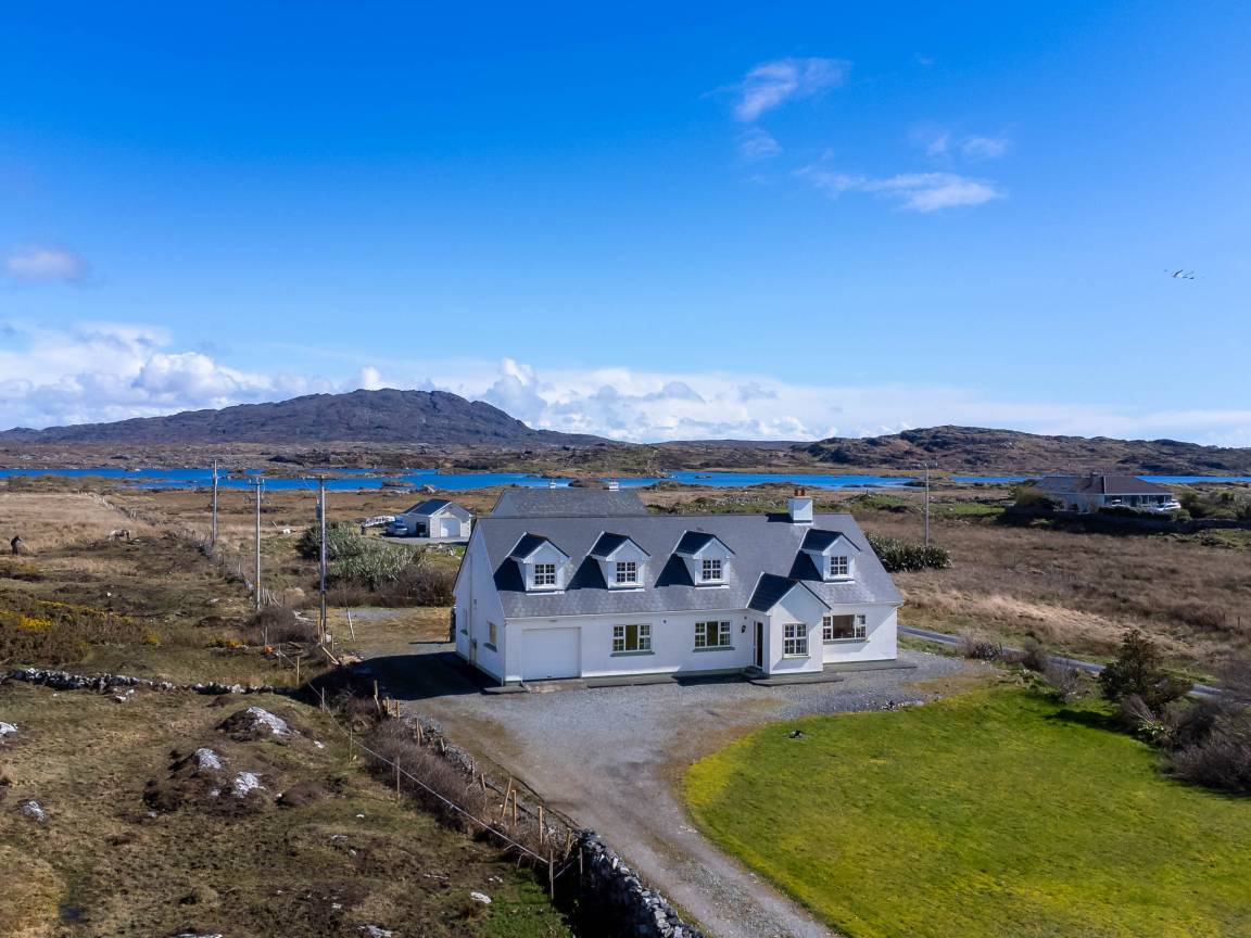102 M² Ferienhaus ∙ 3 Schlafzimmer ∙ 7 Gäste - Clifden