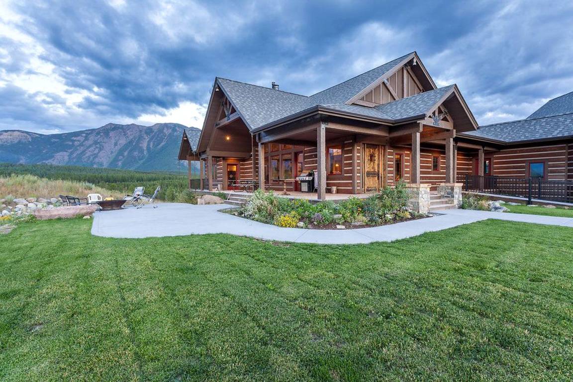 Ferienhaus ∙ 4 Schlafzimmer ∙ 12 Gäste - West Glacier, MT