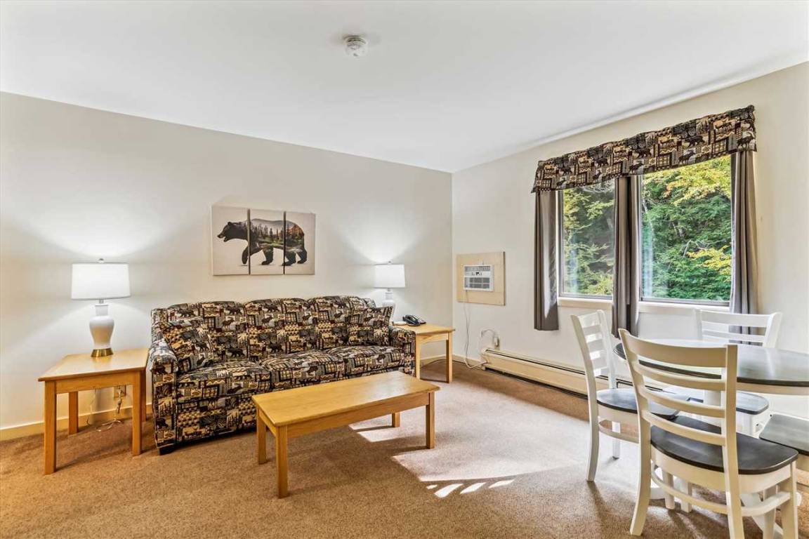 Hotel ∙ 1 Bedroom ∙ 6 Guests - Woodstock, VT
