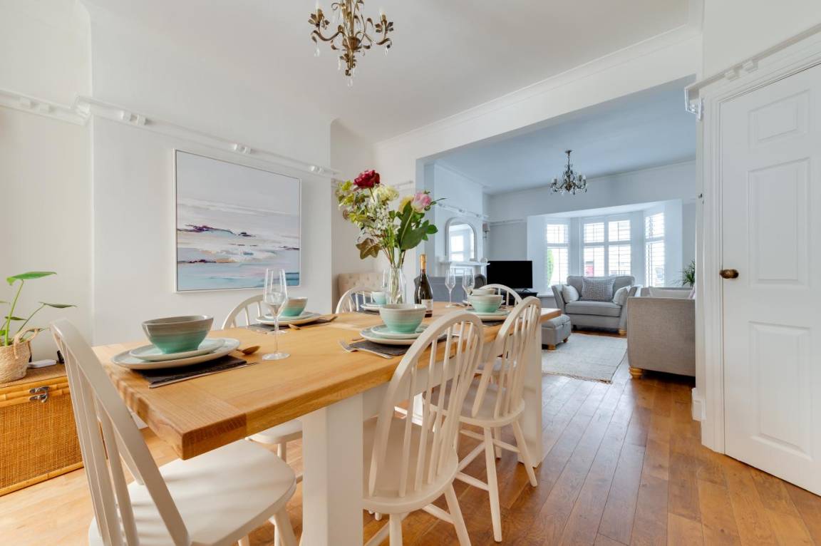 Cottage ∙ 4 Bedrooms ∙ 8 Guests - The Mumbles