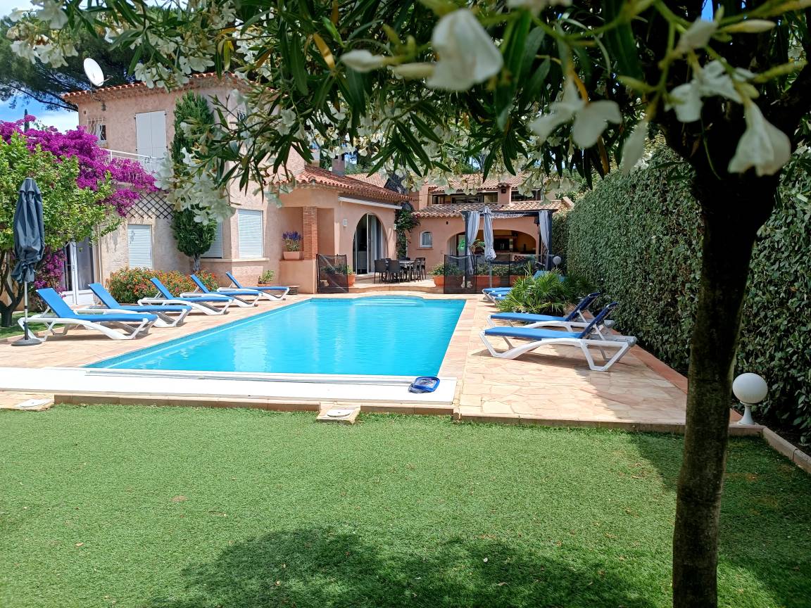 110 M² Villa ∙ 5 Chambres ∙ 10 Personnes - Roquebrune-sur-Argens