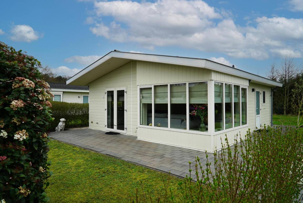 Bungalow ∙ 2 Slaapkamers ∙ 5 Gasten - Lisse