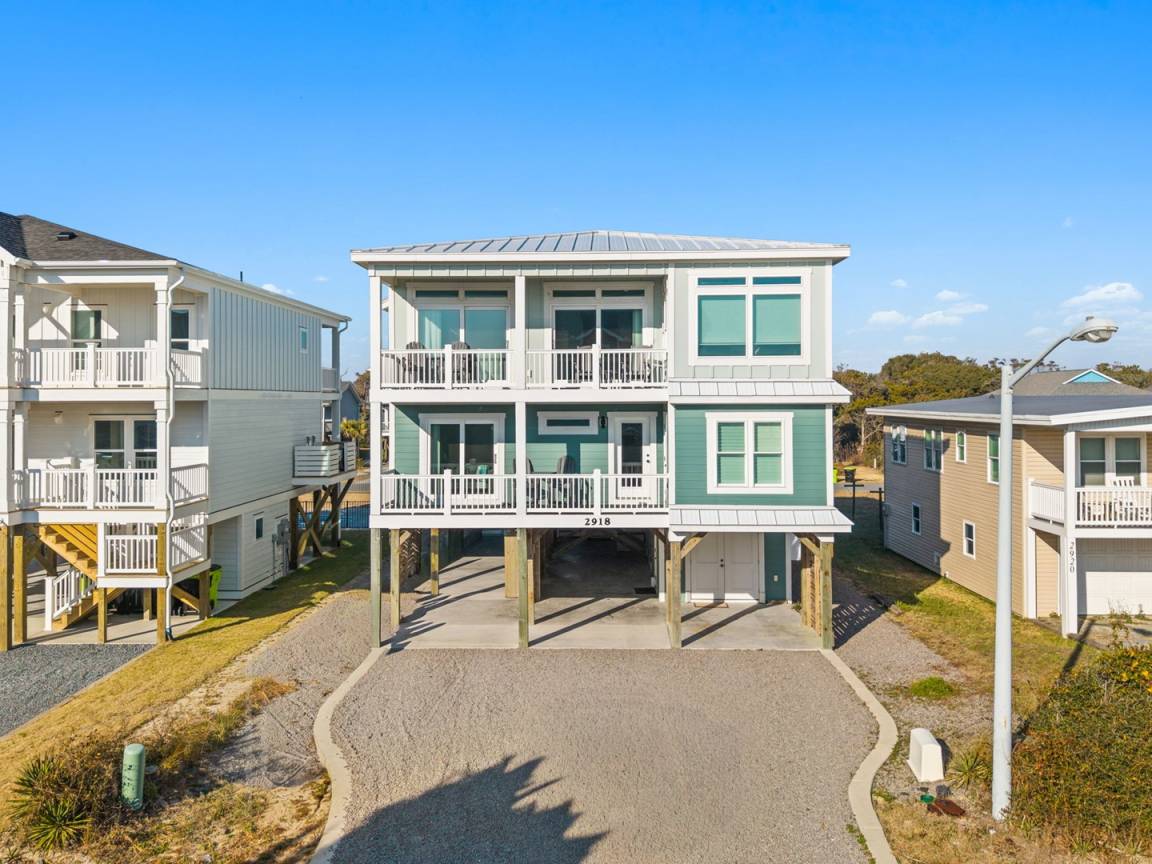 House ∙ 10 Bedrooms ∙ 26 Guests - Holden Beach, NC