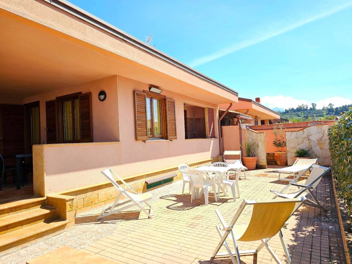 150 M² Maison De Vacances ∙ 3 Chambres ∙ 8 Personnes - Campofelice di Roccella