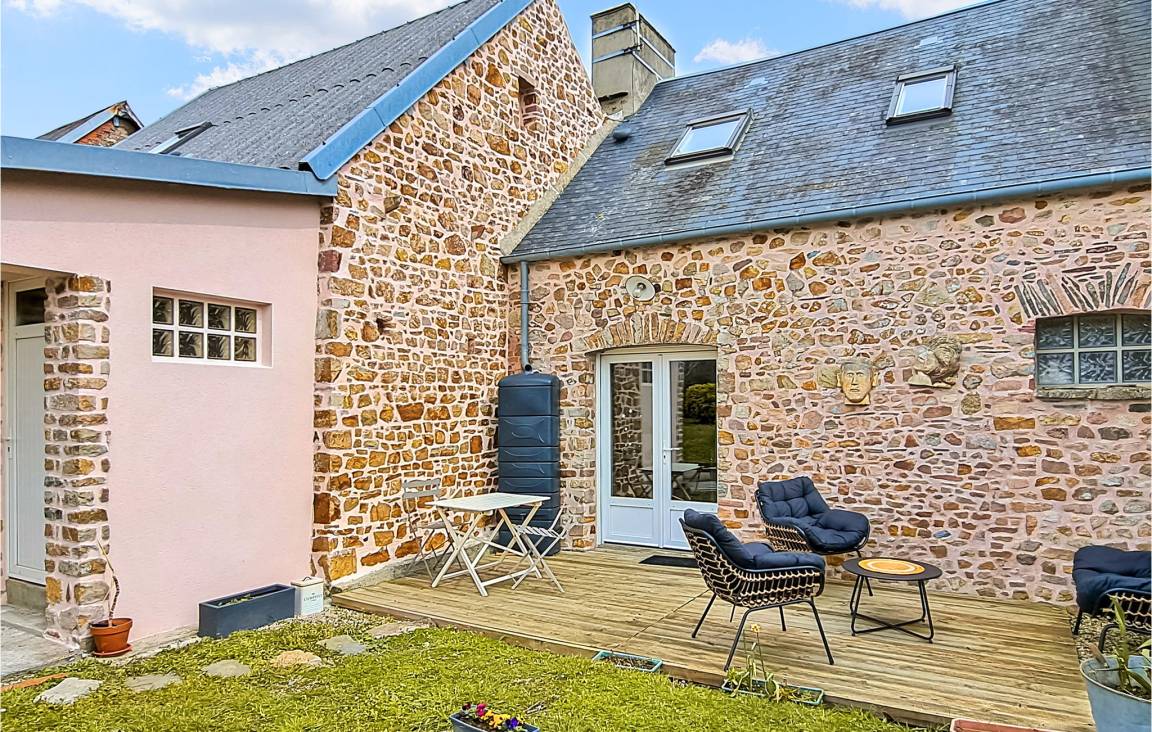 87 M² Huis ∙ 3 Slaapkamers ∙ 5 Gasten - Lessay