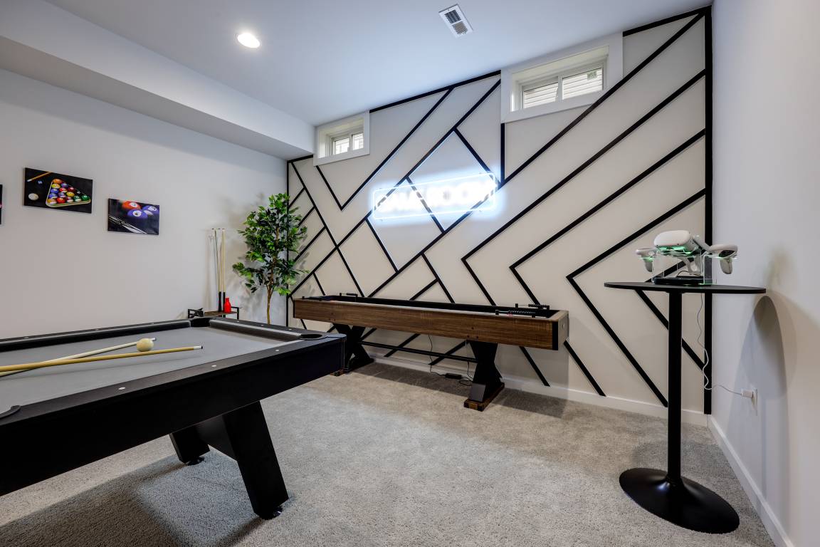 399 M² House ∙ 5 Bedrooms ∙ 12 Guests - Dumfries, VA