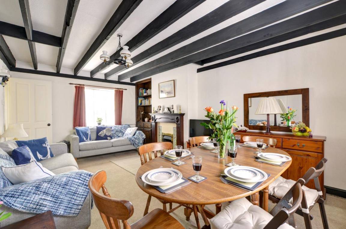 코티지 (자연 속의 작은 별장) ∙ 침실 4개 ∙ 게스트 6명 - 휘트비