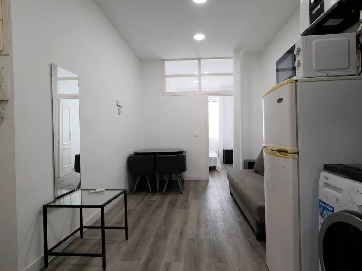 33 M² Apartamento ∙ 2 Habitaciones ∙ 3 Huéspedes - Móstoles