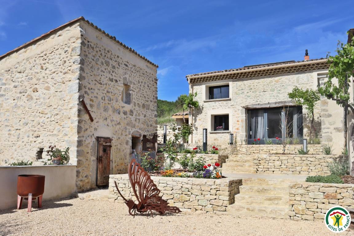 120 M² Gîte ∙ 3 Chambres ∙ 6 Personnes - Soyans