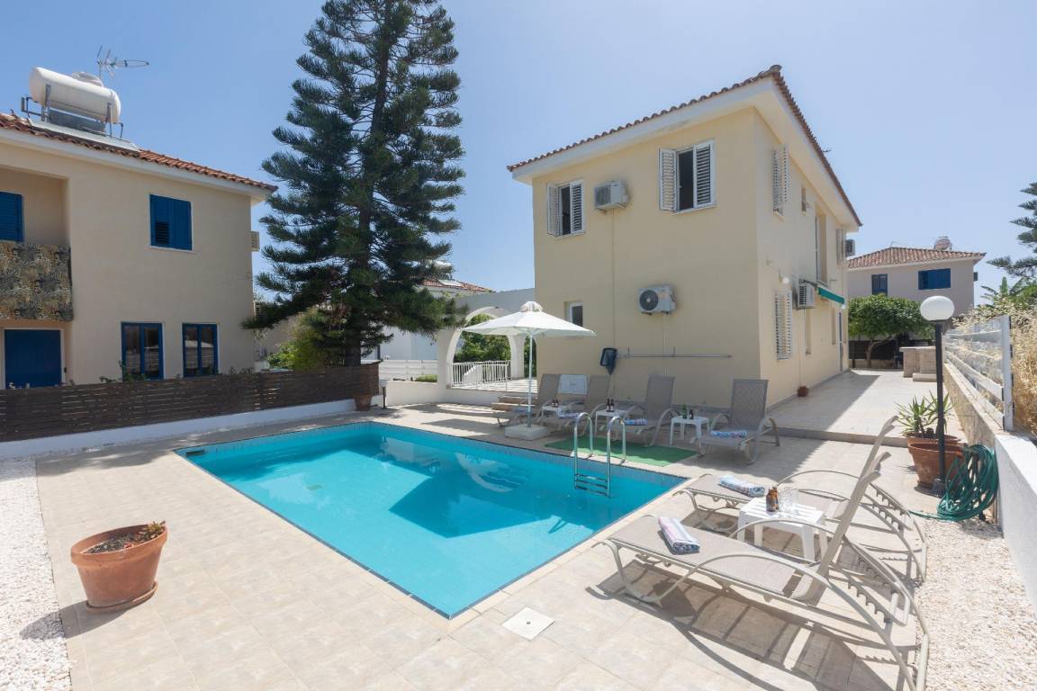 170 M² House ∙ 5 Bedrooms ∙ 11 Guests - Nissi Beach