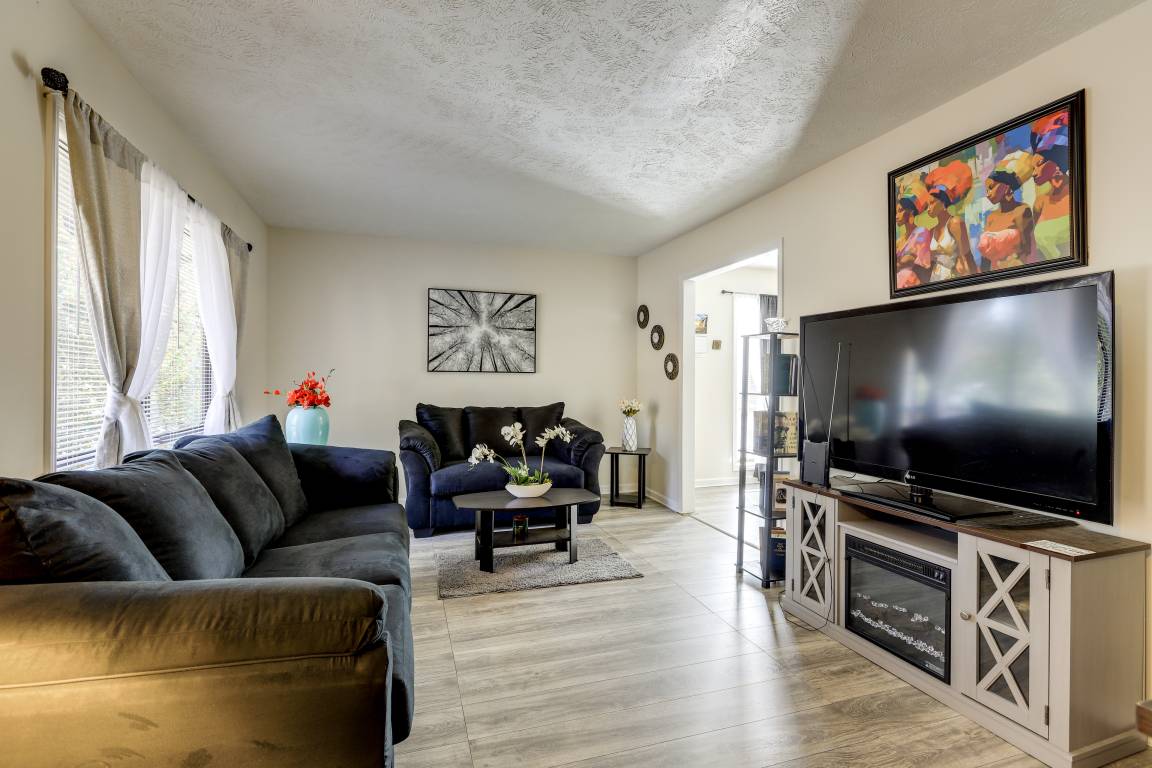 185 M² House ∙ 4 Bedrooms ∙ 8 Guests - Riverdale, GA