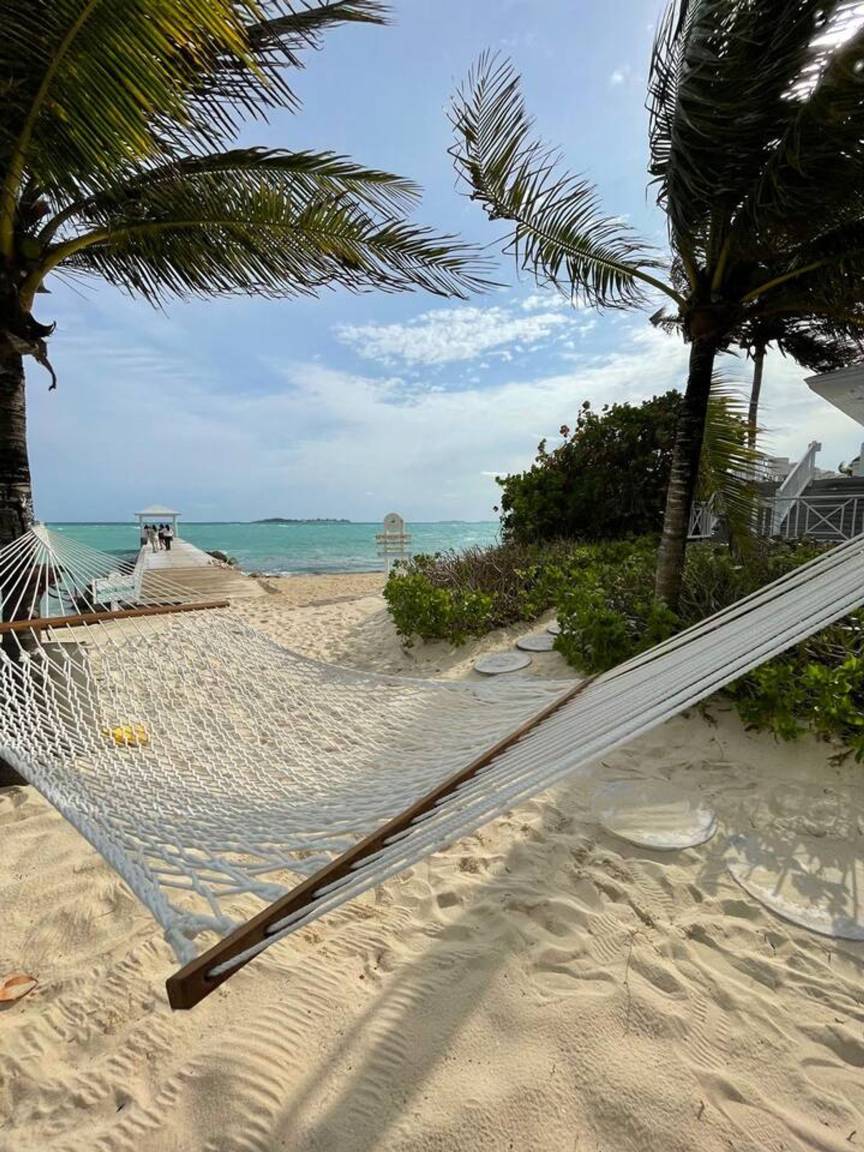 167 M² Huoneisto ∙ 3 Makuuhuonetta ∙ 6 Vierasta - Nassau