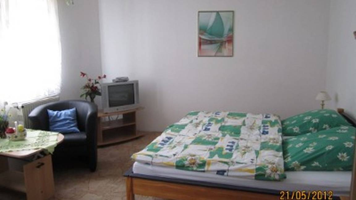 78 M² Ferienwohnung ∙ 2 Schlafzimmer ∙ 4 Gäste - Arnstadt