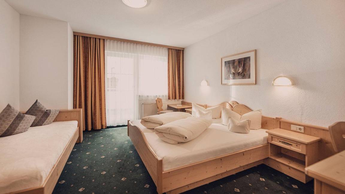 24 M² Hotel ∙ 1 Bedroom ∙ 3 Guests - Ischgl