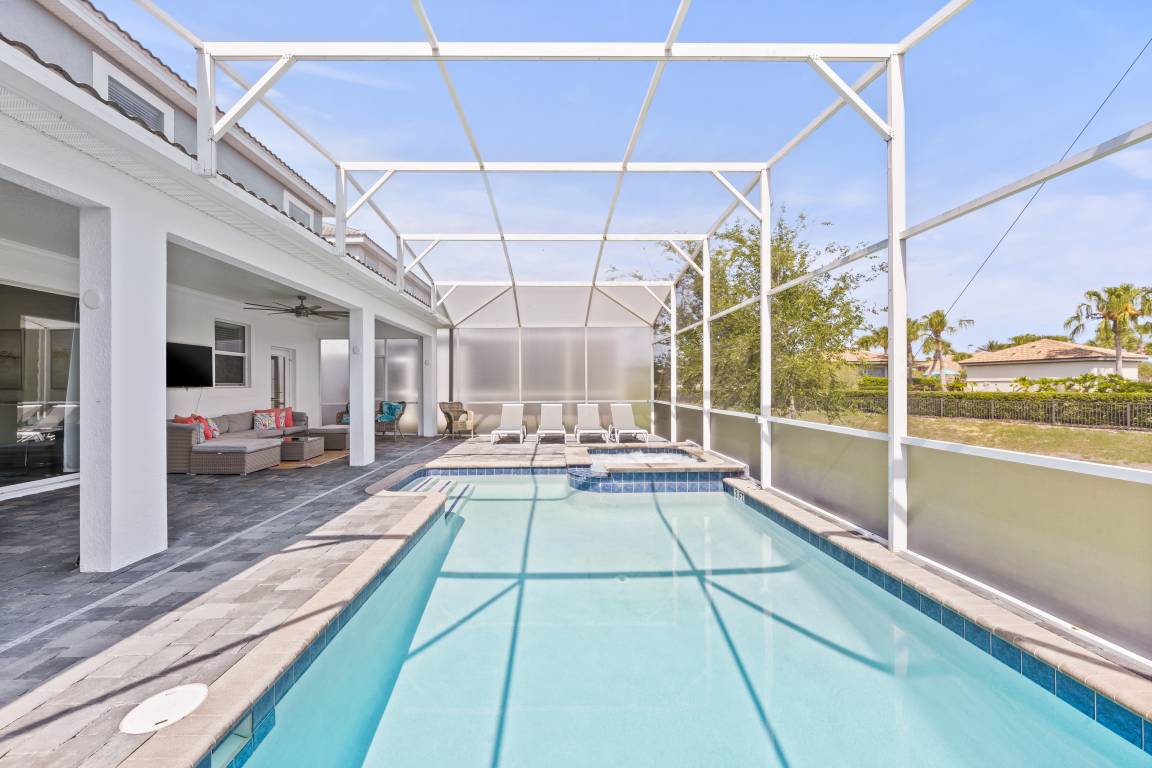 363 M² House ∙ 8 Bedrooms ∙ 24 Guests - Davenport, FL
