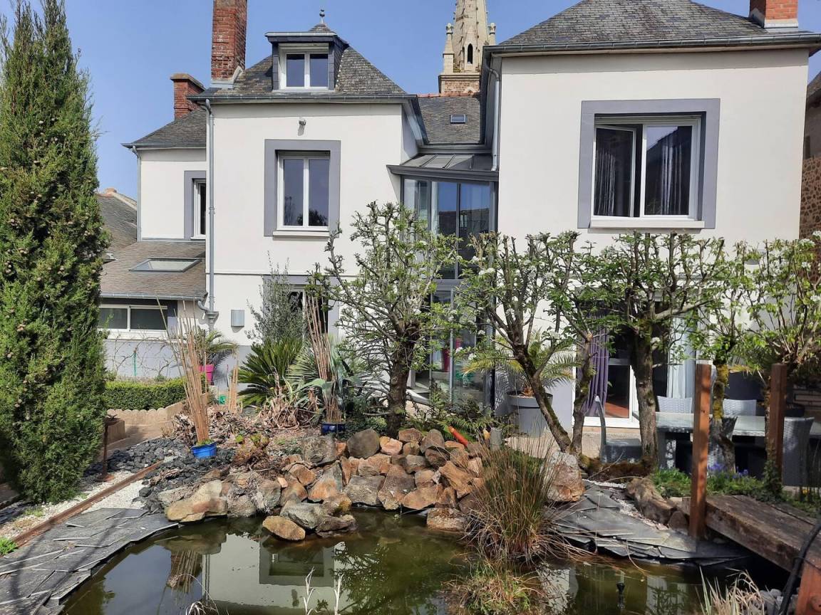 208 M² Gîte ∙ 6 Chambres ∙ 14 Personnes - Tinténiac