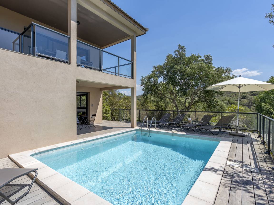 118 M² House ∙ 4 Bedrooms ∙ 8 Guests - Ajaccio