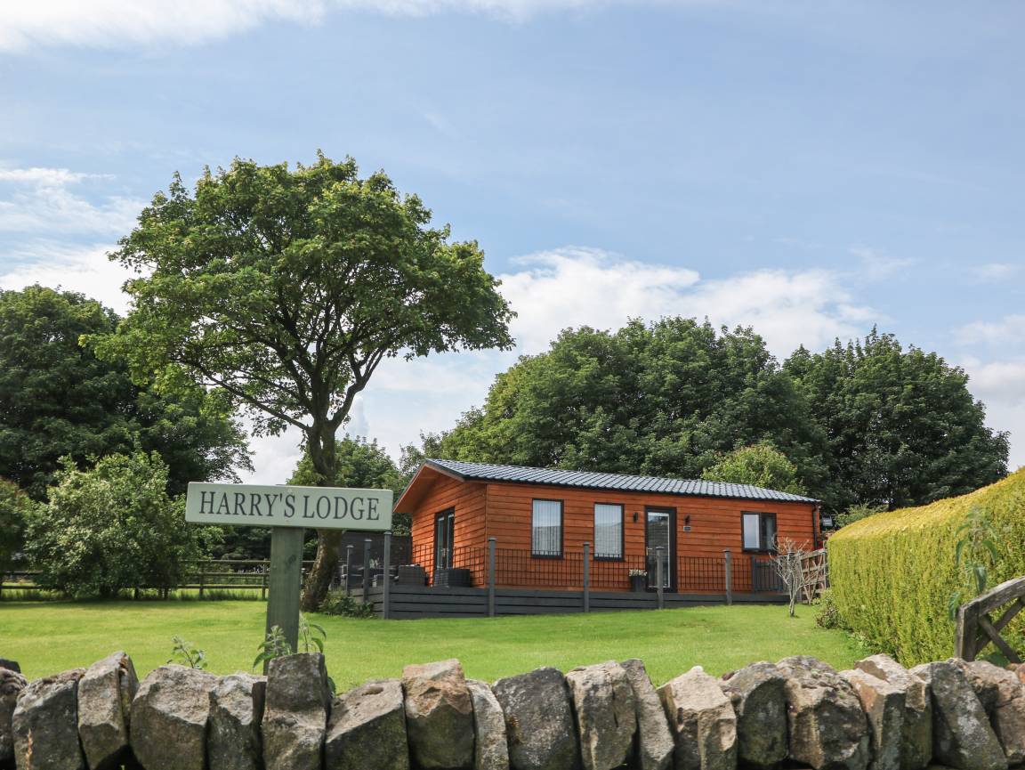 Cottage ∙ 2 Bedrooms ∙ 4 Guests - Chesterfield