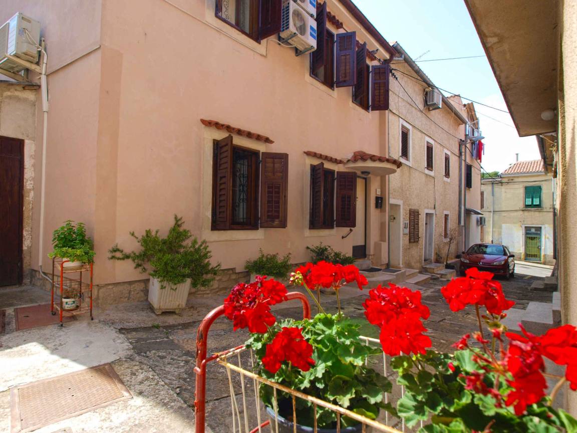 75 M² Ferienhaus ∙ 2 Schlafzimmer ∙ 4 Gäste - Pješčana Uvala