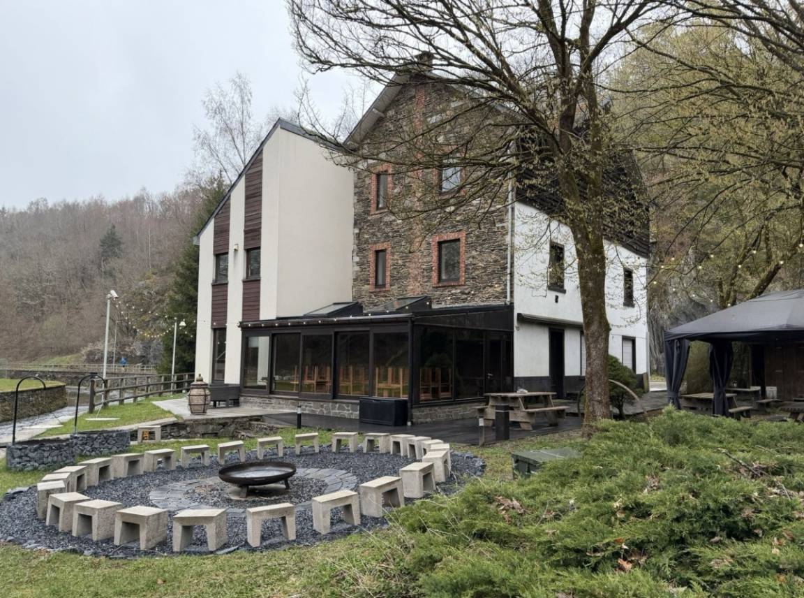 750 M² Maison De Vacances ∙ 10 Chambres ∙ 48 Personnes - Houffalize