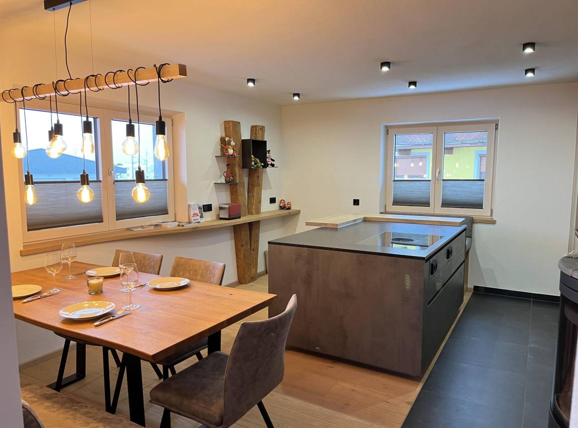 75 M² Ferienwohnung ∙ 2 Schlafzimmer ∙ 5 Gäste - Hochfilzen