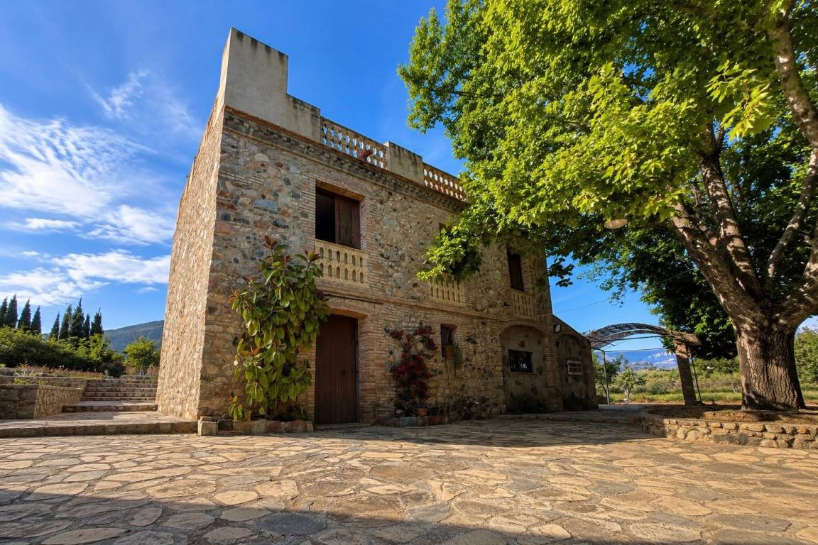 144 M² Chalet ∙ 3 Bedrooms ∙ 8 Guests - Siurana