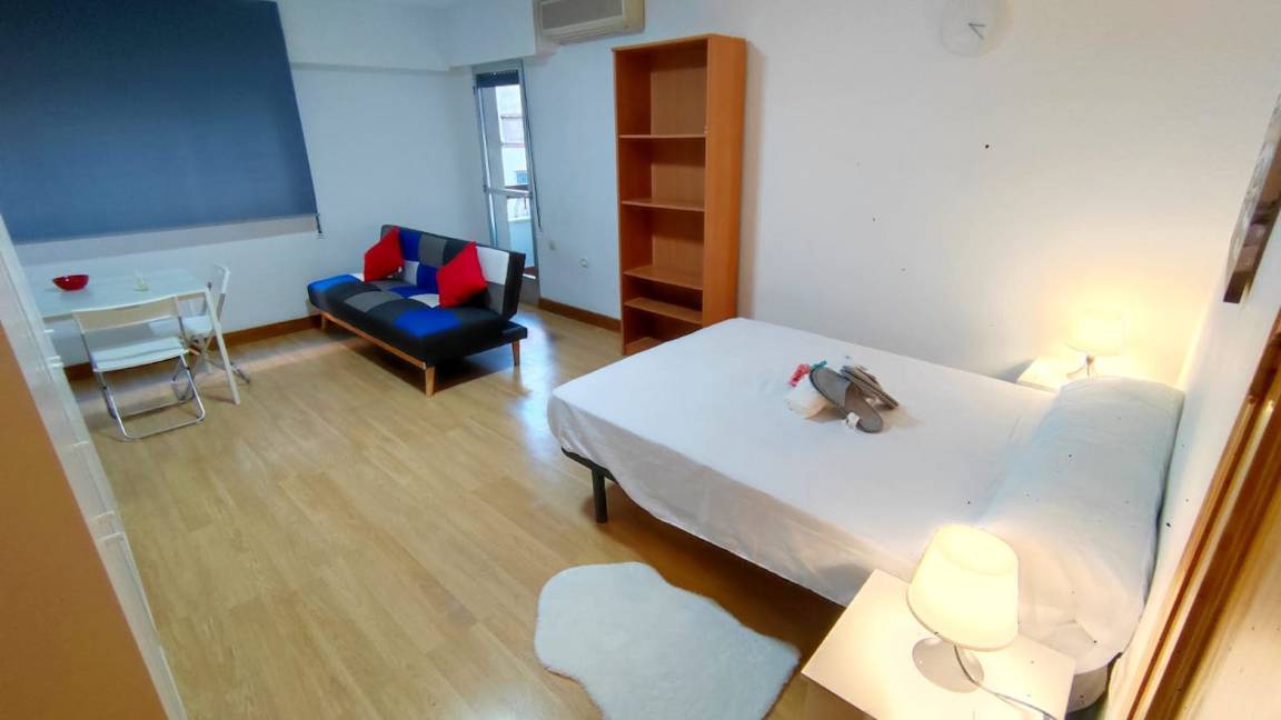 110 M² Habitación Privada ∙ 1 Habitación ∙ 5 Huéspedes - Almería