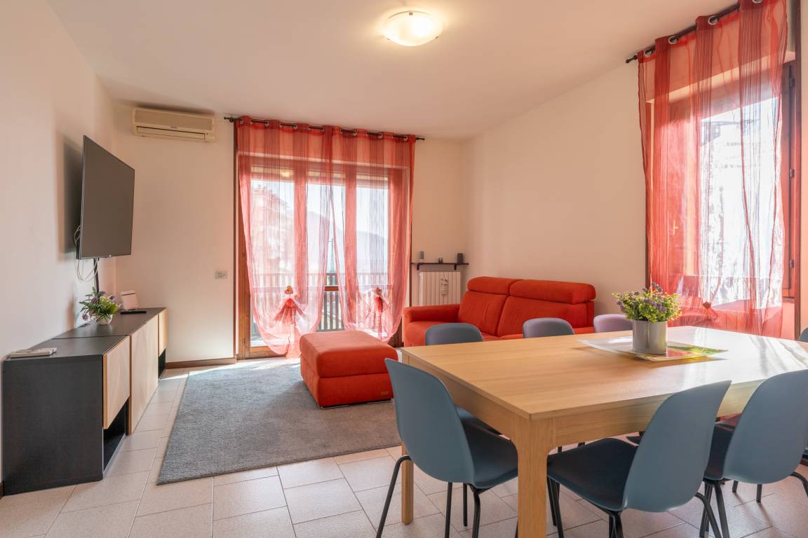 90 M² Apartamento ∙ 2 Habitaciones ∙ 7 Huéspedes - Lecco