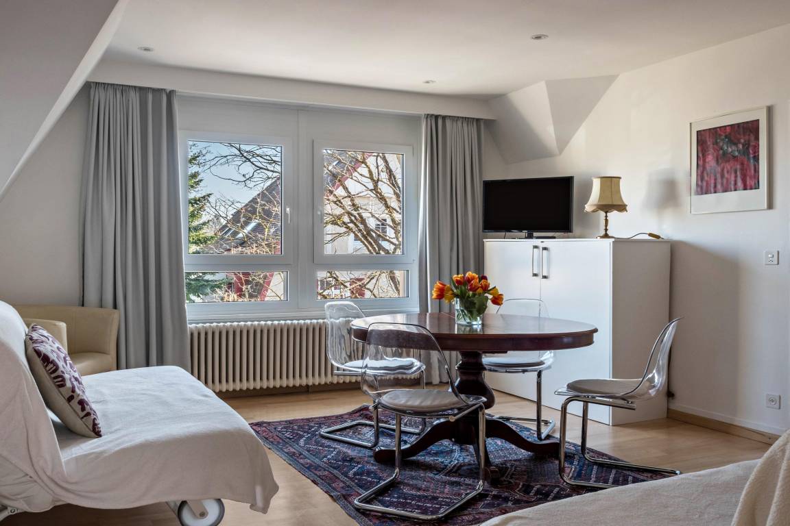 70 M² Apartment ∙ 1 Bedroom ∙ 7 Guests - Konstanz, Deutschland