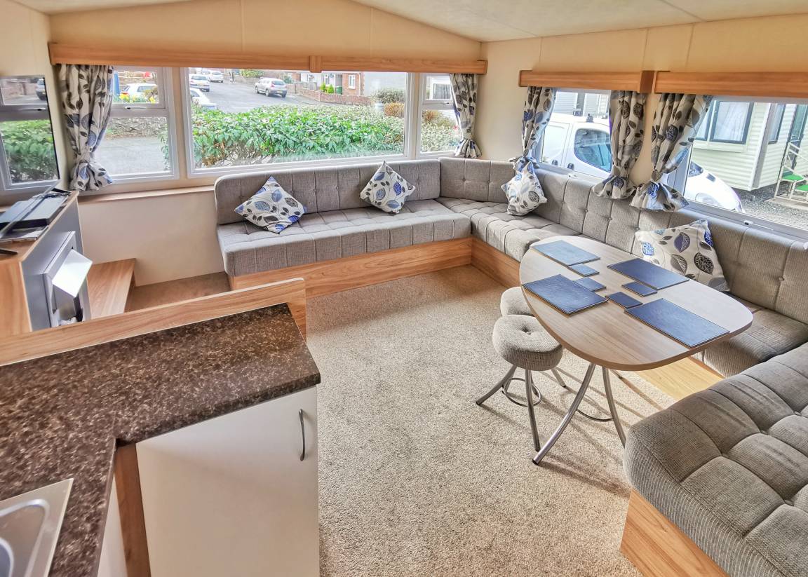 Caravan ∙ 2 Bedrooms ∙ 4 Guests - Pembrokeshire