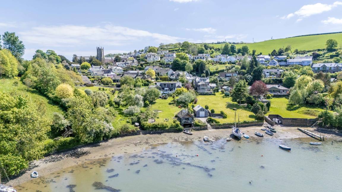 300 M² House ∙ 5 Bedrooms ∙ 10 Guests - Dartmouth