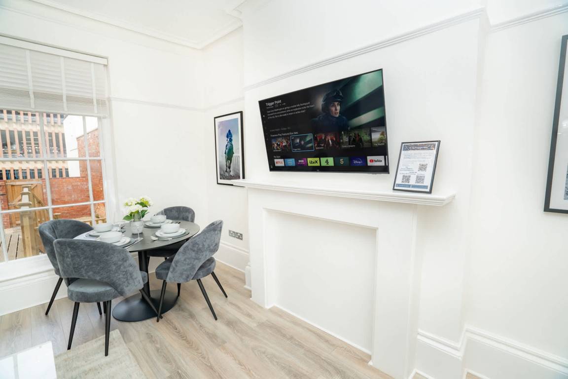 46 M² Apartament ∙ 1 Sypialnia ∙ 2 Gości - Cheltenham