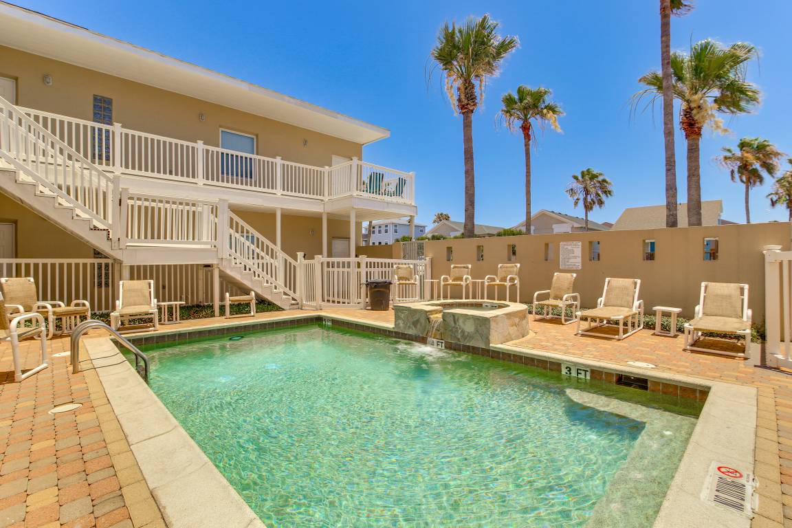 82 M² Apartment ∙ 2 Bedrooms ∙ 6 Guests - Port Isabel, TX