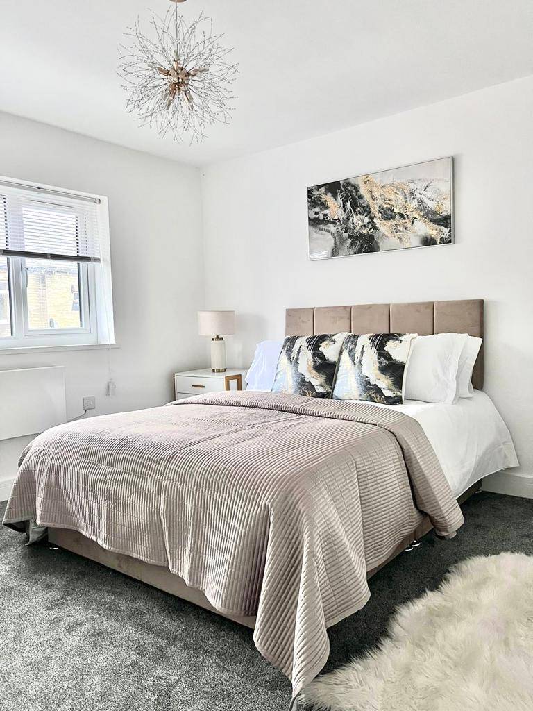 50 M² Apartment ∙ 2 Bedrooms ∙ 3 Guests - University of Huddersfield Queensgate Campus