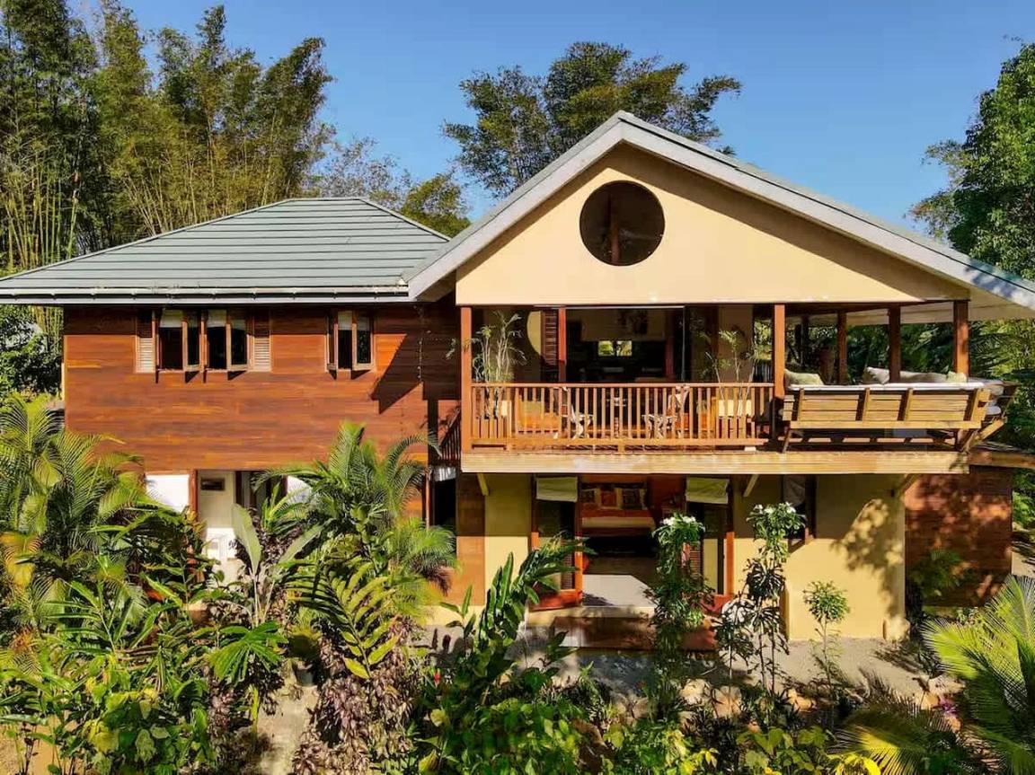 Villa ∙ 4 Slaapkamers ∙ 8 Gasten - Port Antonio