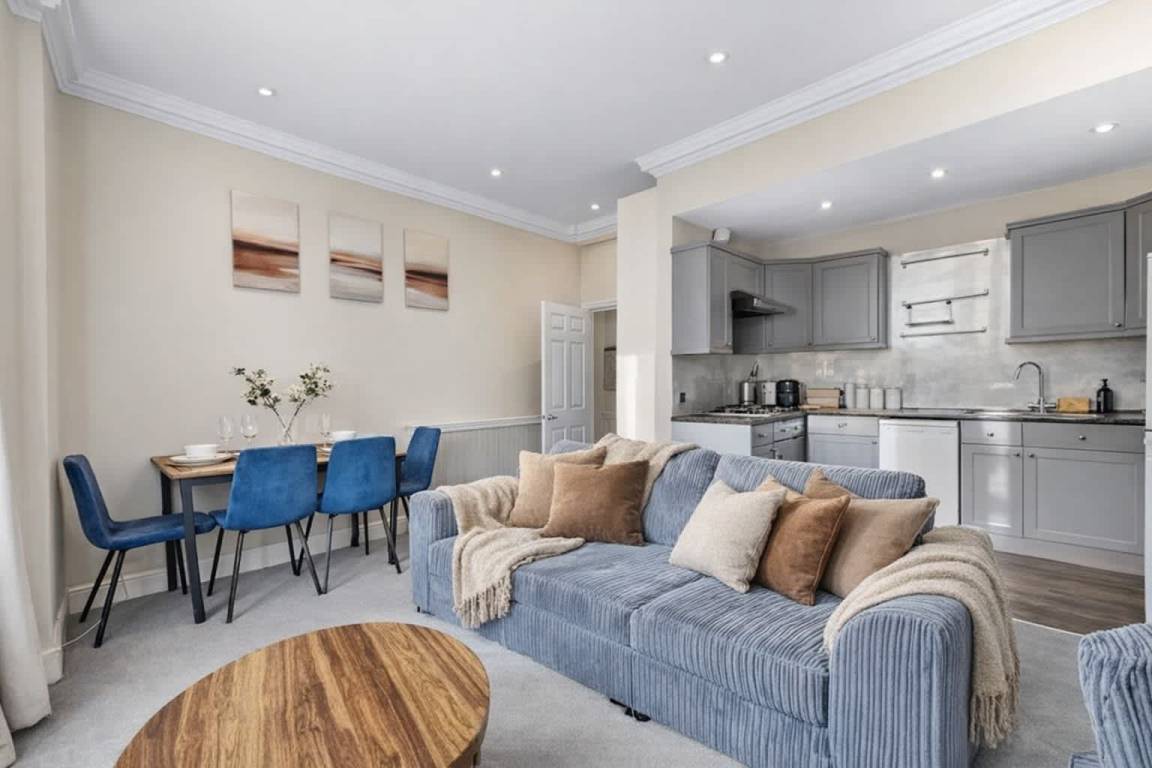 65 M² Apartment ∙ 2 Bedrooms ∙ 5 Guests - London